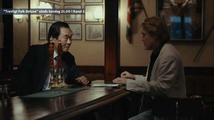 Billy Tang överrumplar med sin energi i "Trevligt Folk Deluxe ...