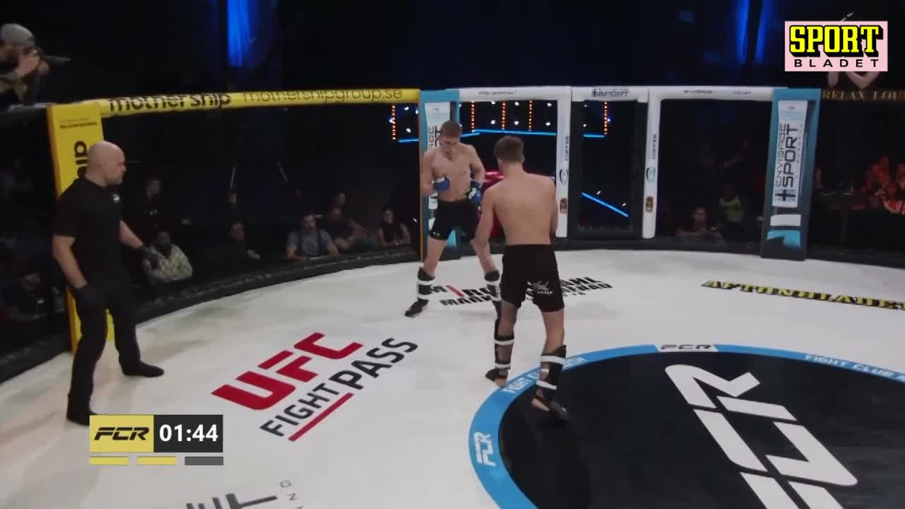 Laila Bagges son Liam PItts vann i sin MMA-debut