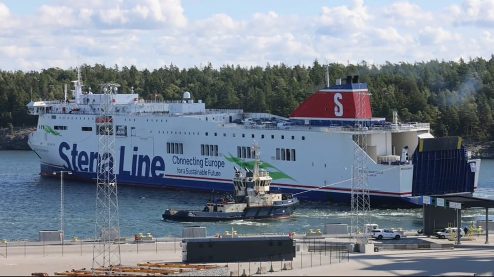 Stena Lines fartyg tillbaka i Nynäshamn efter branden - Aftonbladet TV