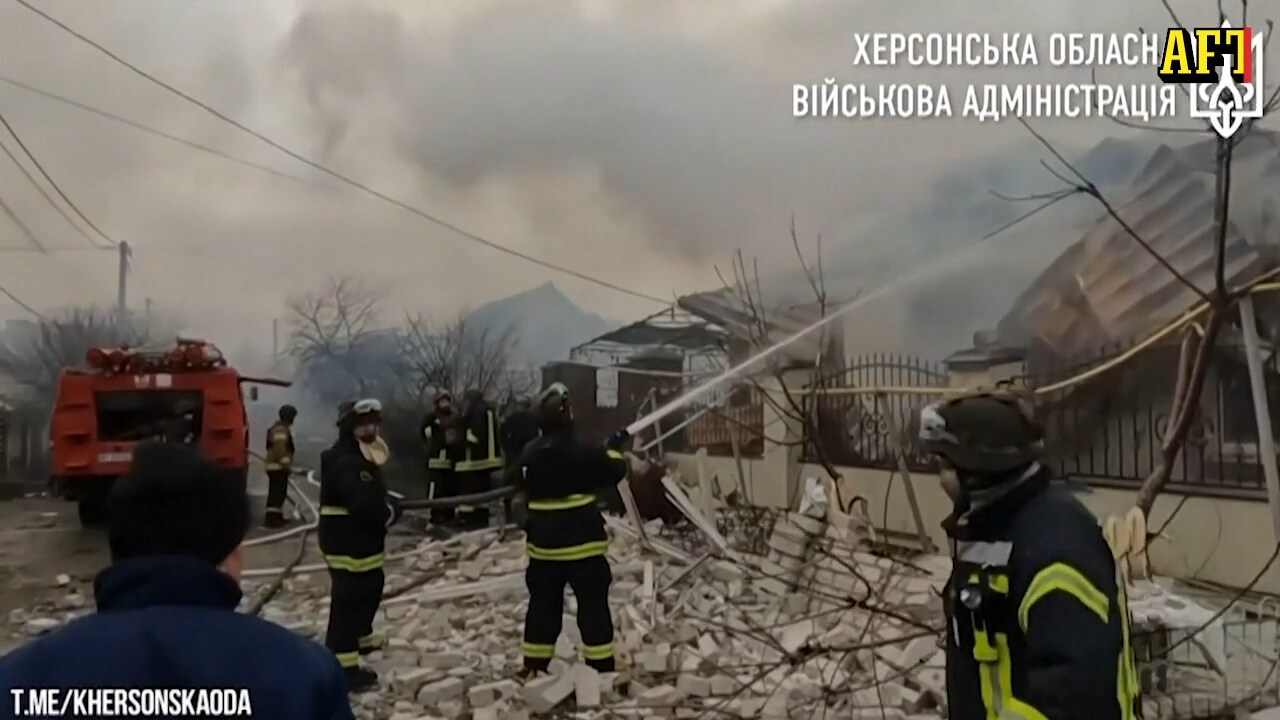 En död i rysk attack mot Cherson, Ukraina - Aftonbladet TV