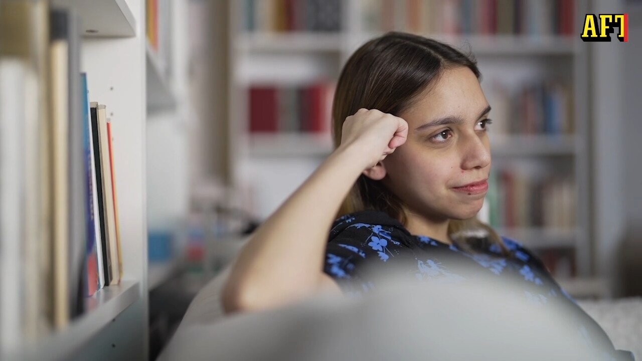 Hon började på juristprogrammet som 16 åring. - Aftonbladet TV