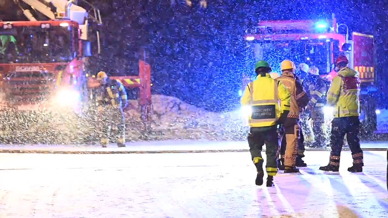 Brinner i byggnad i Nacka - Aftonbladet TV