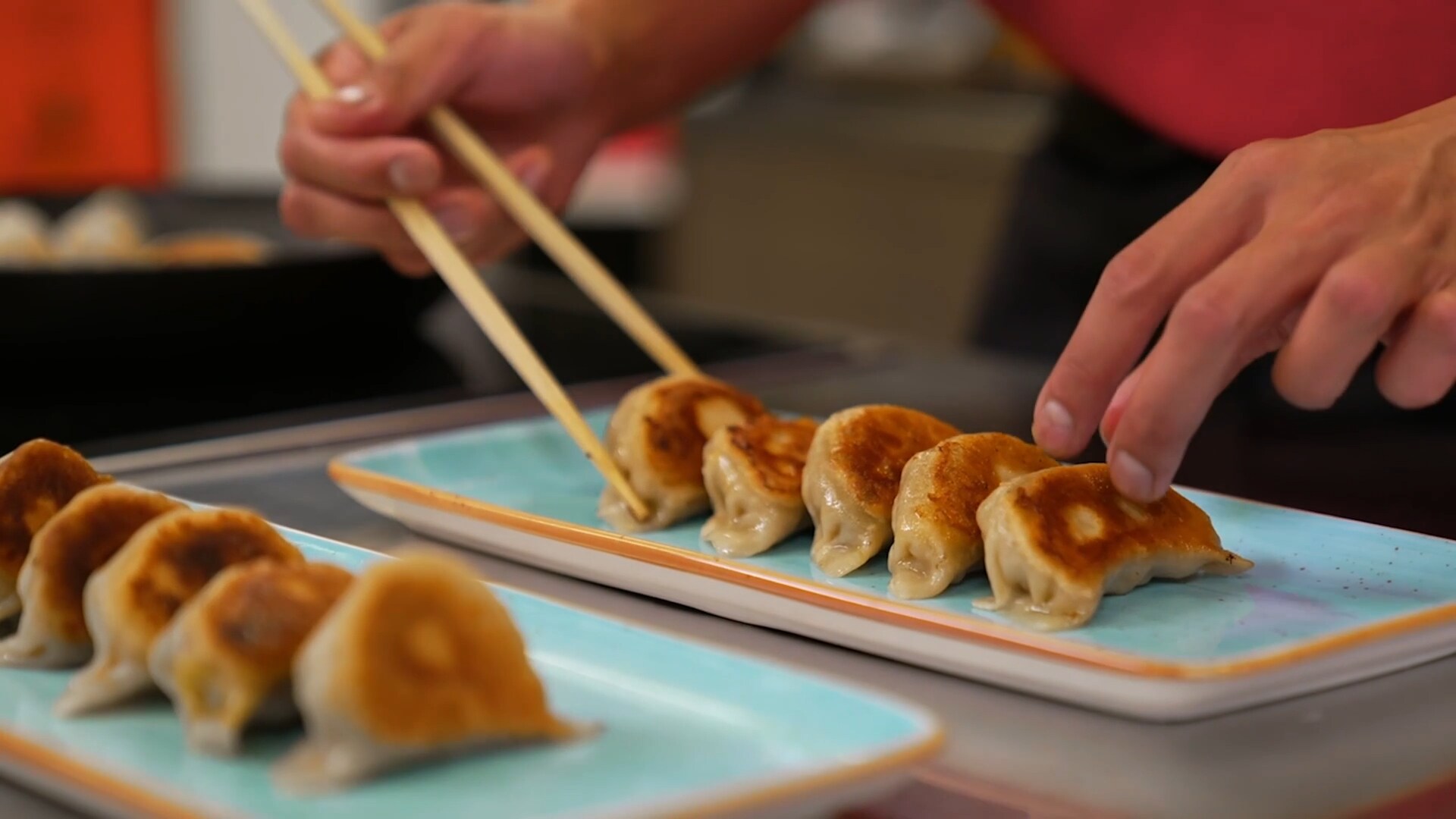 Jimmy Guo viker dumplings - Aftonbladet TV