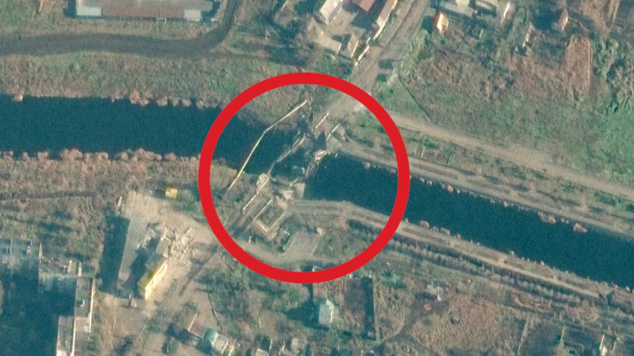 Satellitbilder visar förödelsen i Bachmut i Ukraina - Aftonbladet TV