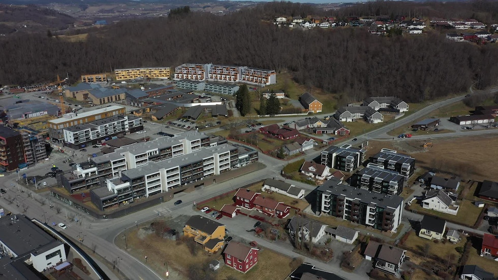 Se Melhus sentrum fra luften