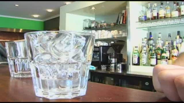 Voksne drikker mer - FVN PLAY