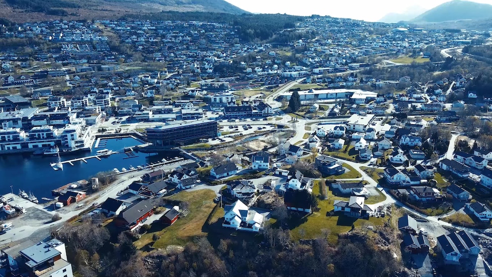 Svev med over idylliske Ulsteinvik - vikebladet.no