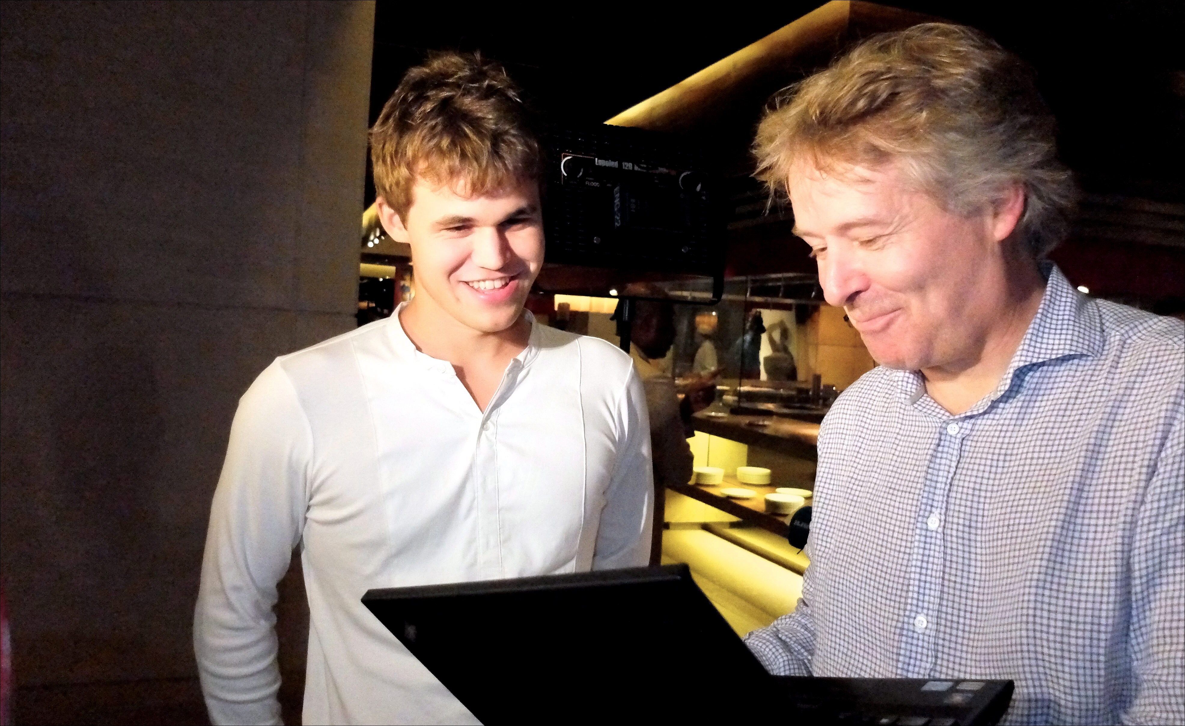 Se hvilken VG-forside Magnus Carlsen likte best - VGTV