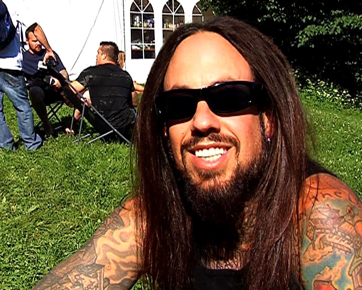 Korn-bassist «Fieldy»: - Nå blir jeg bare høy på musikken! - VGTV