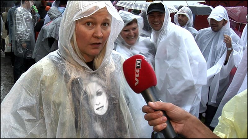 Regn ingen hindring for Madonna-fansen