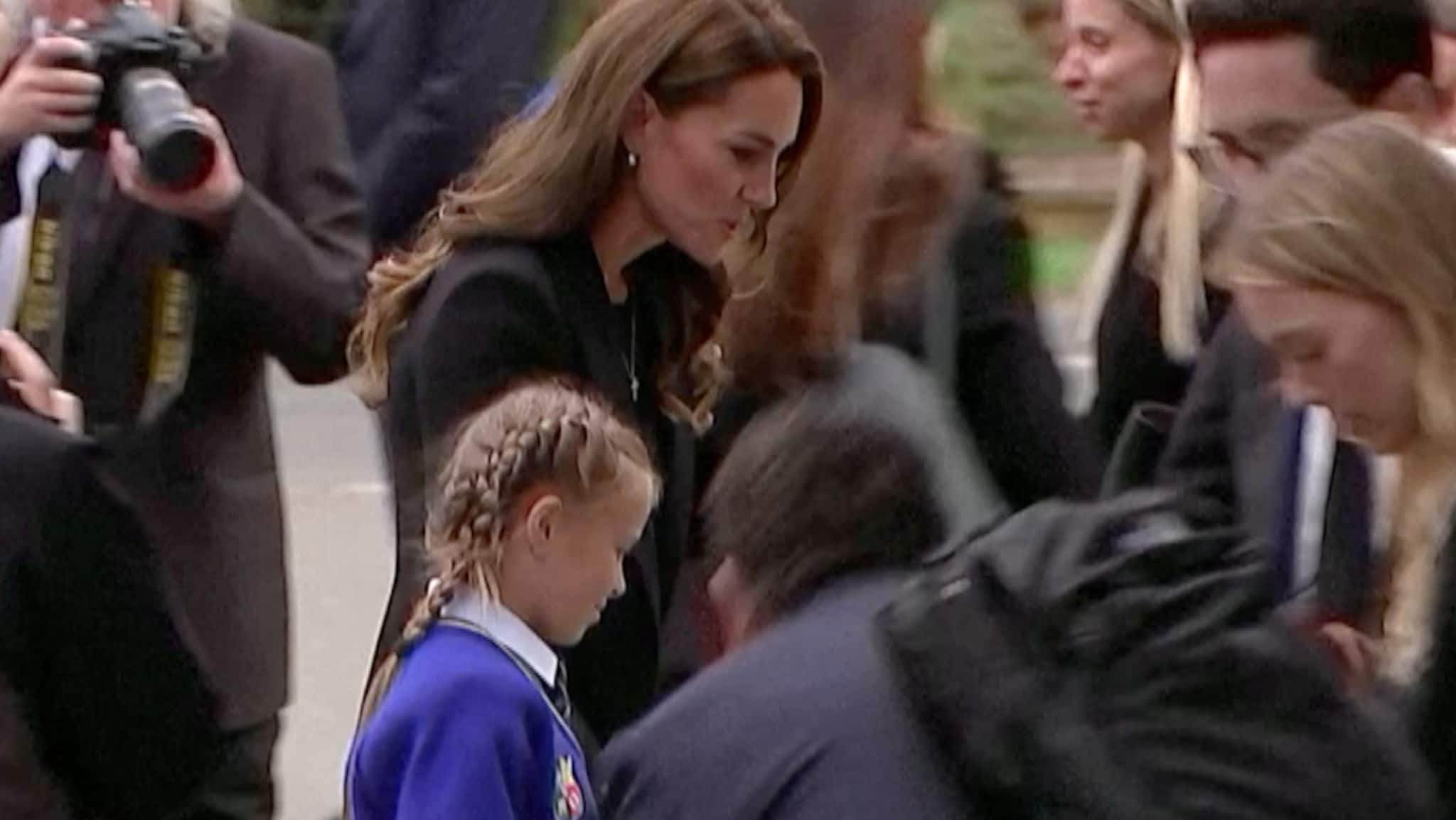 Prinsesse Kate plukket opp skolejente med kosedyr - VG