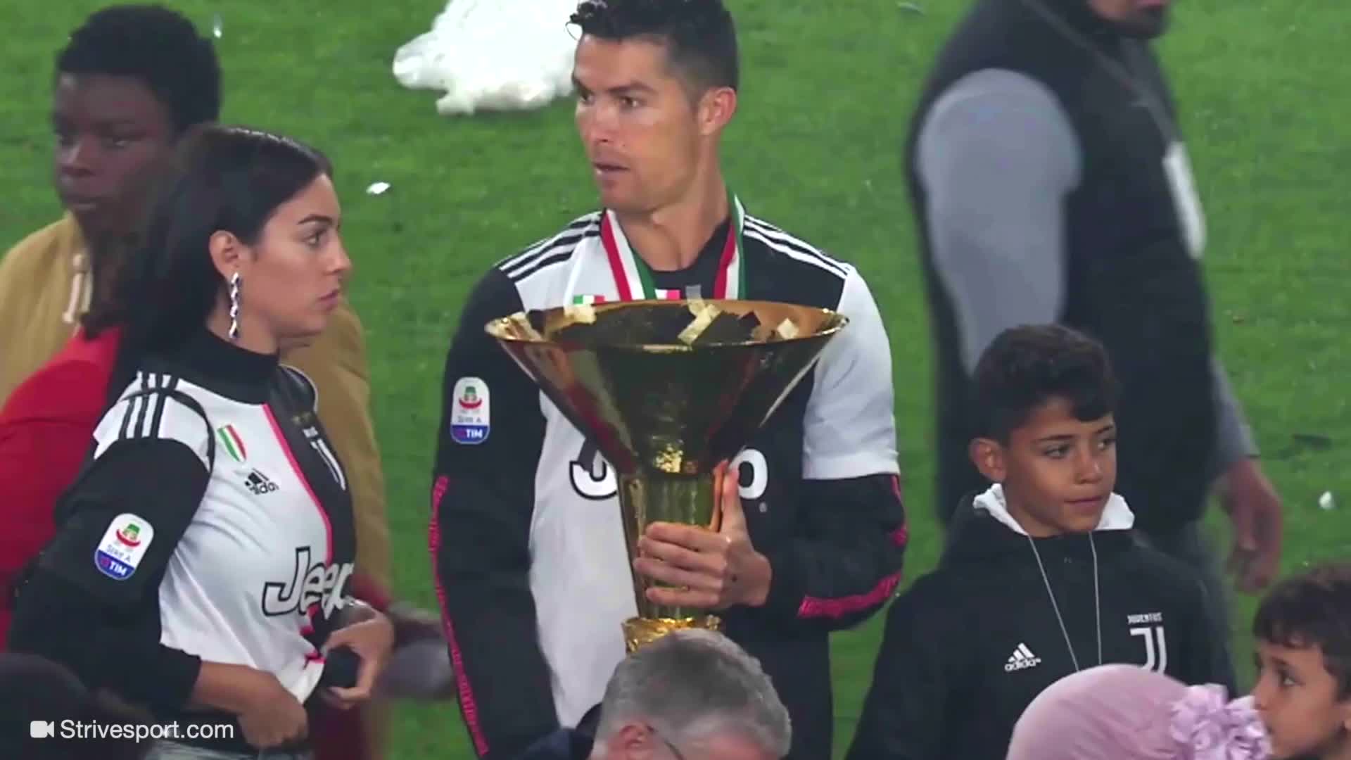 Feiring går galt for Ronaldo - VGTV