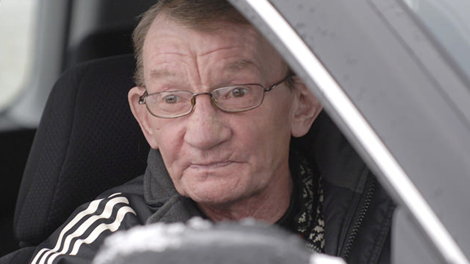 Fotballegende Odd Iversen er død - VGTV