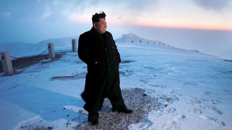 Kim Jong-un skal ha besteget Nord-Koreas høyeste fjell – i frakk og ...