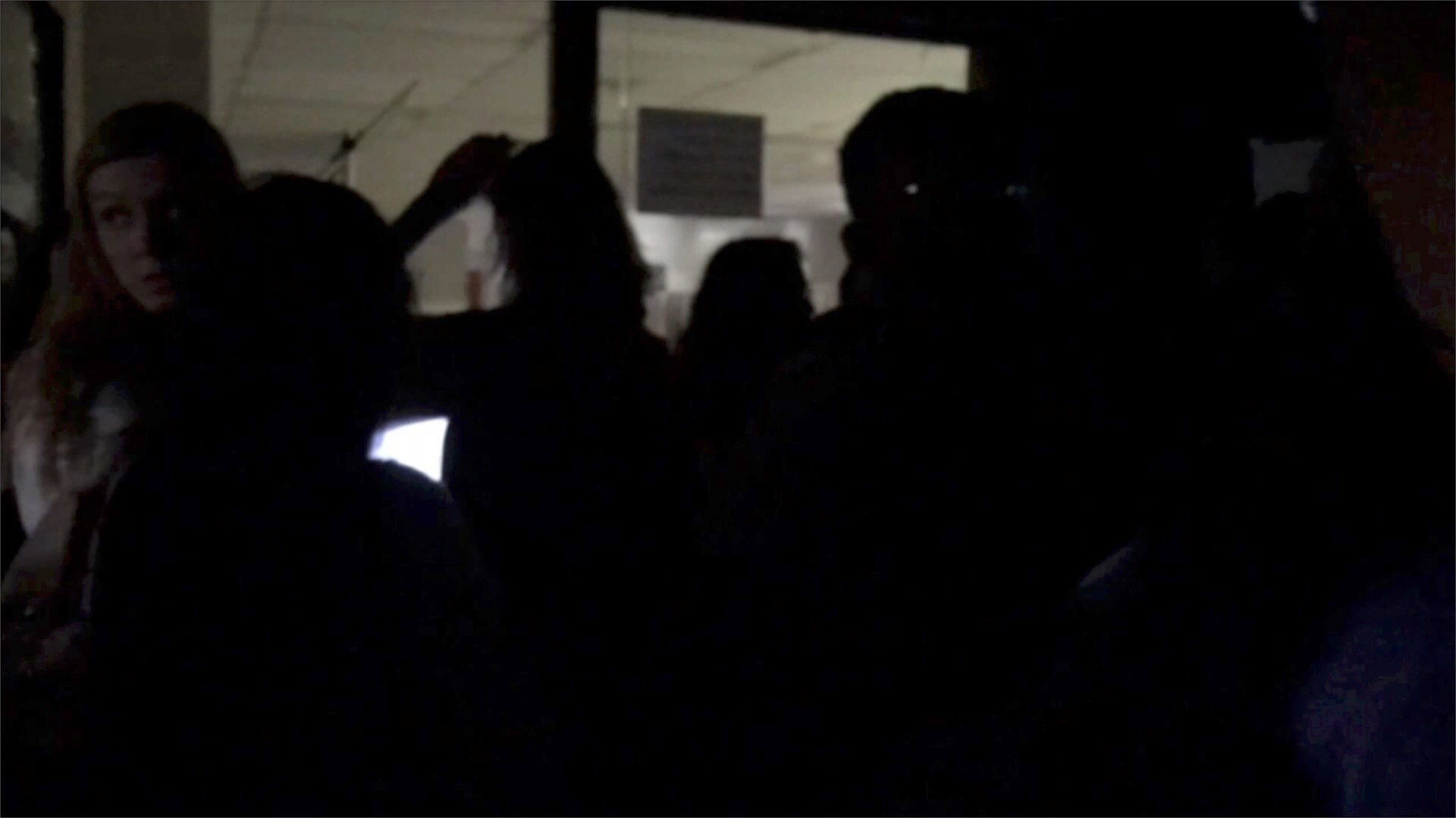 Gjemmer seg for skoleskyteren i Florida - så hører David (17) skudd - VGTV