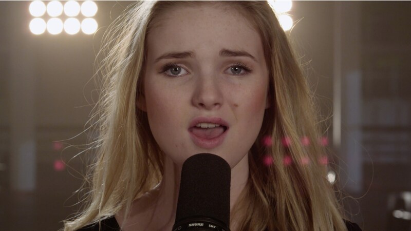 Ble oppdaget som 11-åring – se sangsensasjonen Lila (12) nå!