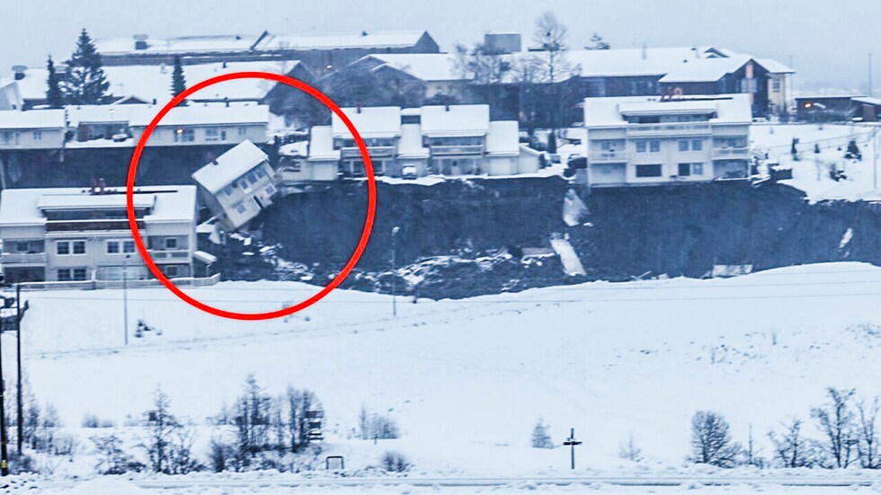 Jordskredet i Gjerdrum: Video viser hus som raser - VGTV